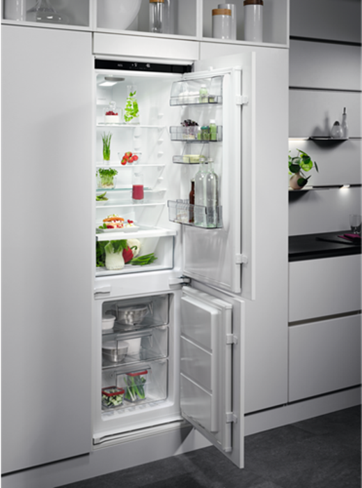AEG SCE818E8TS 7000 Series 177.2cm No Frost Integrated Fridge Freezer ...